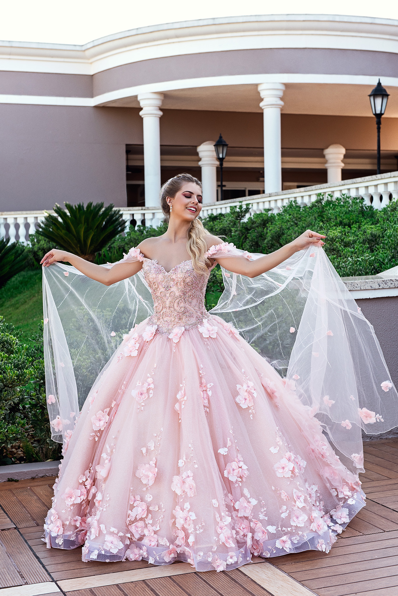 VESTIDO DEBUTANTE ROSA CLARO COM CAPA – Maximus Atelier